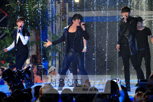 [NTN포토] 2AM의 ‘열정적인 무대’ | 나우뉴스